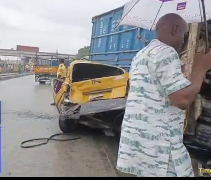 Container Truck Loses Control, Crushes Bus, Shops In Lagos